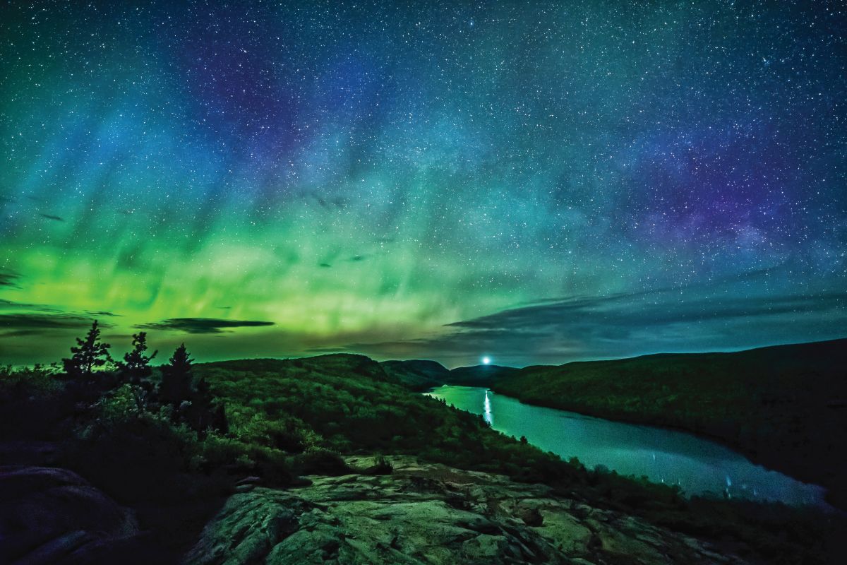 Magical Destinations to Chase the Northern Lights in Pure Michigan ...